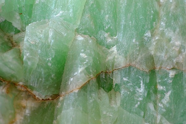 L'Aventurine Verte et la Lithothérapie – Nature Minérale
